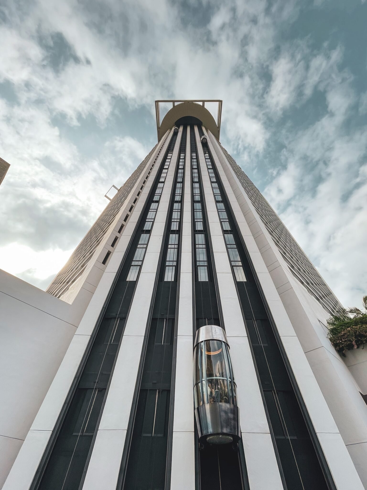Home - Kinetic Elevators & Erectors
